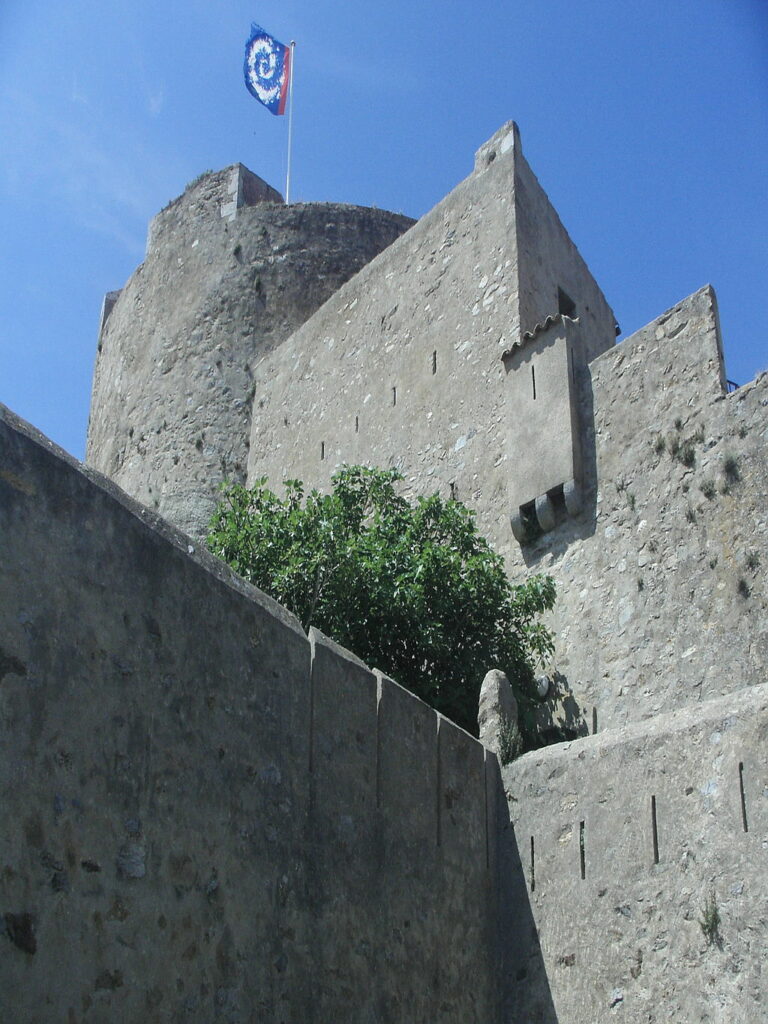 Tour of Fort Sainte-Agathe on the island of Porquerolles in the Var ... Tour of Fort Sainte-Agathe on the island of Porquerolles in the Var ...